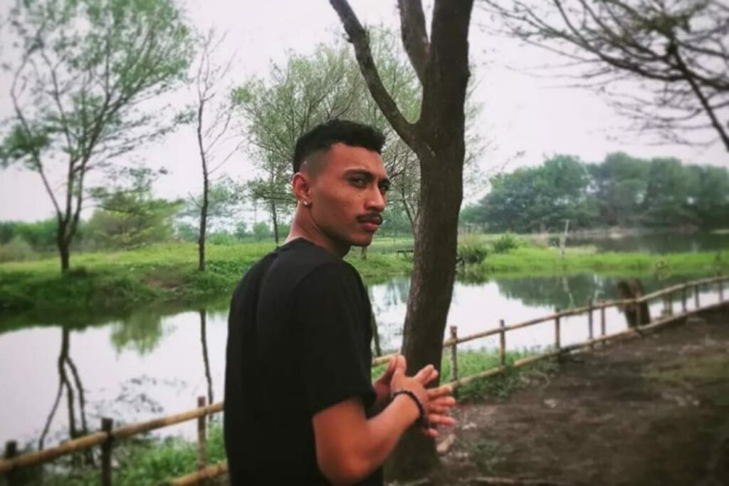 Juan Reza : Jadi Kuli Bangunan Demi Mengejar Mimpi - Update IDE Timur